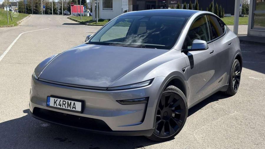 Grey Tesla Model Y 2025 in Jonava, with an engine capacity of 0.00 L and mileage of 25 thousand km for 51000 €, photo 4 on AUTOMOTO.COM.LV