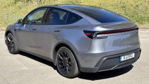 Grey Tesla Model Y 2025 in Jonava, with an engine capacity of 0.00 L and mileage of 25 thousand km for 51000 €, photo 6 on AUTOMOTO.COM.LV