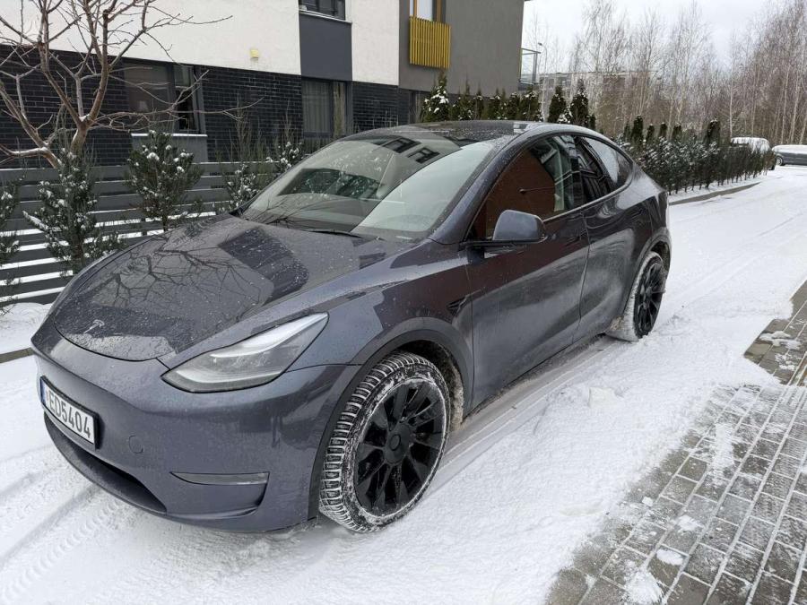 Pelēks Tesla Model Y 2023 Viļņa, ar dzinēja tilpumu 0.00 L un nobraukumu 53 tūkst. km par 28500 €, foto 7 vietnē AUTOMOTO.COM.LV