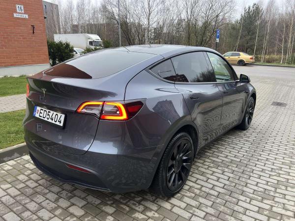 Pelēks Tesla Model Y 2023 Viļņa, ar dzinēja tilpumu 0.00 L un nobraukumu 53 tūkst. km par 28500 €, foto 9 vietnē AUTOMOTO.COM.LV