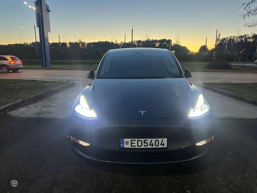 Pelēks Tesla Model Y 2023 Viļņa, ar dzinēja tilpumu 0.00 L un nobraukumu 53 tūkst. km par 28500 €, foto 12 vietnē AUTOMOTO.COM.LV