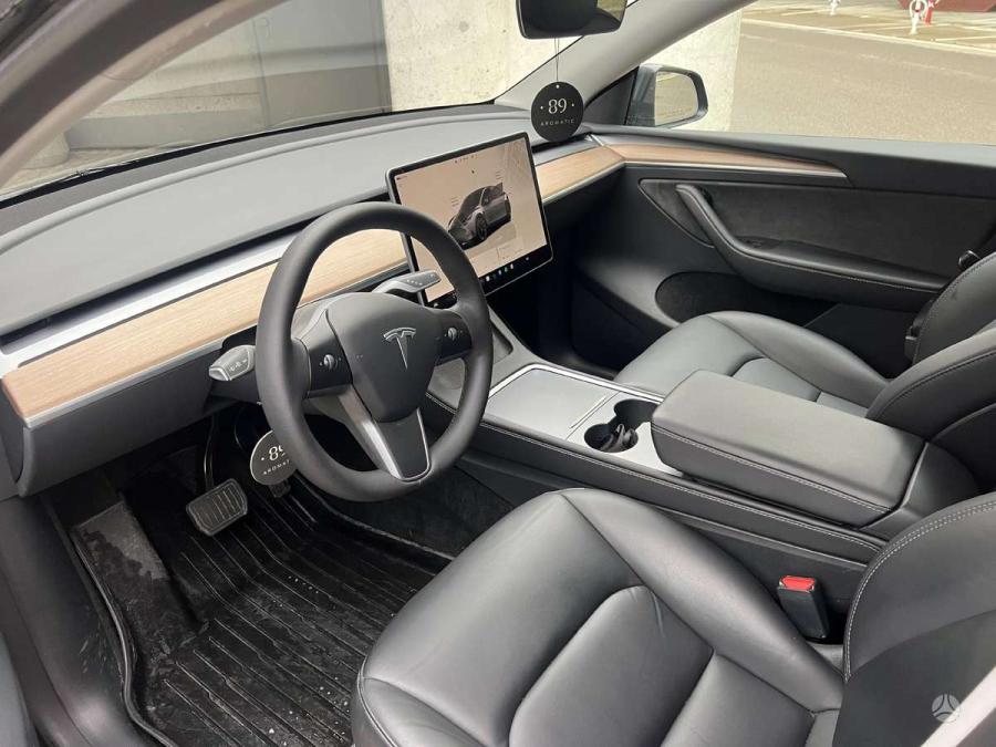 Pelēks Tesla Model Y 2023 Viļņa, ar dzinēja tilpumu 0.00 L un nobraukumu 53 tūkst. km par 28500 €, foto 19 vietnē AUTOMOTO.COM.LV