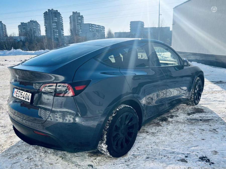 Pelēks Tesla Model Y 2023 Viļņa, ar dzinēja tilpumu 0.00 L un nobraukumu 54 tūkst. km par 27900 €, foto 7 vietnē AUTOMOTO.COM.LV