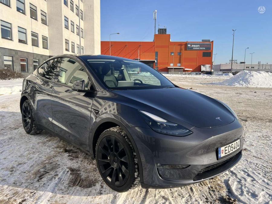 Pelēks Tesla Model Y 2023 Viļņa, ar dzinēja tilpumu 0.00 L un nobraukumu 54 tūkst. km par 27900 €, foto 8 vietnē AUTOMOTO.COM.LV