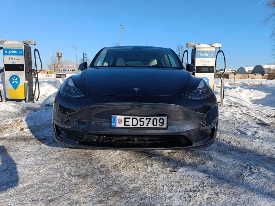 Grey Tesla Model Y 2023 in Mazeikiai, with an engine capacity of 0.00 L and mileage of 50 thousand km for 29800 €, photo 2 on AUTOMOTO.COM.LV