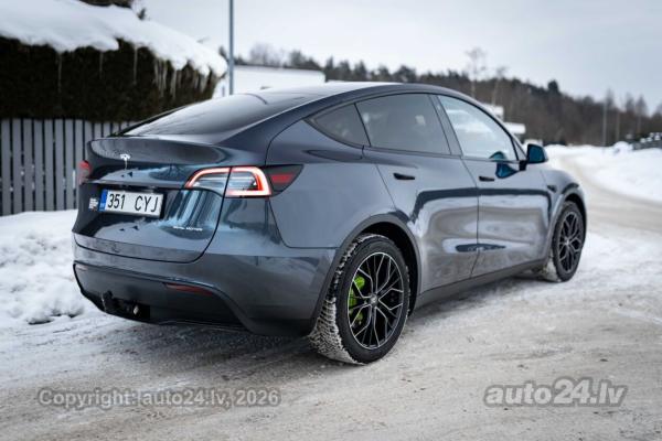 Pelēks Tesla Model Y 2023 Tallina, ar dzinēja tilpumu 0.00 L un nobraukumu 55 tūkst. km par 32000 €, foto 3 vietnē AUTOMOTO.COM.LV