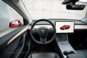 Tesla Model Y 2023 in Tartu, with an engine capacity of 0.00 L and mileage of 77 thousand km for 33900 €, photo 9 on AUTOMOTO.COM.LV