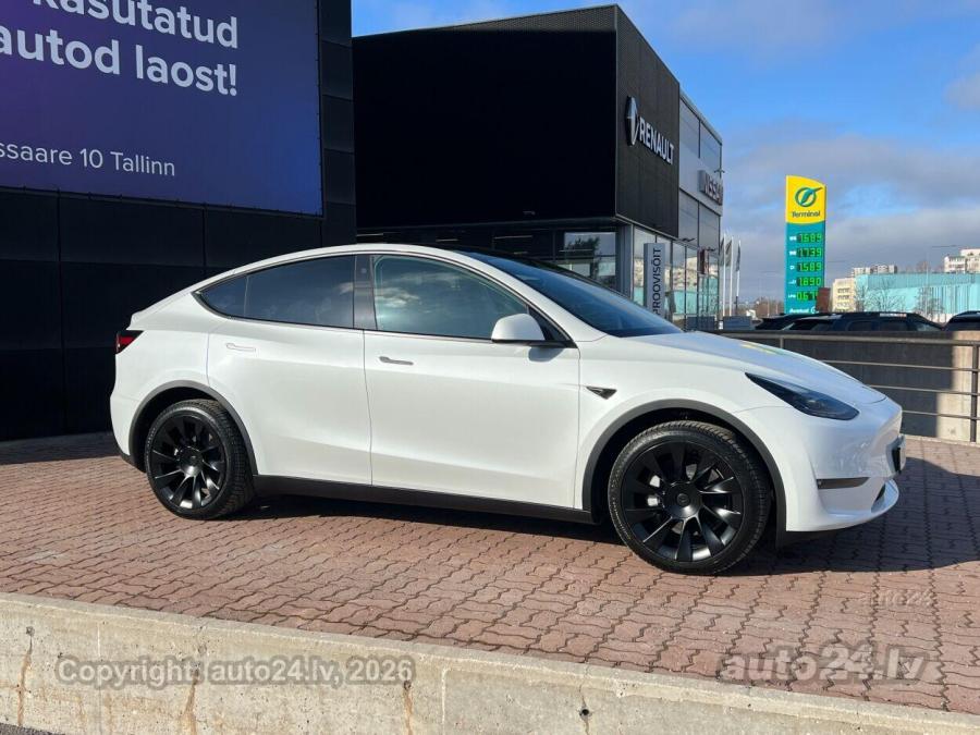 Tesla Model Y 2024 in Tallinn, with an engine capacity of 0.00 L and mileage of 36 thousand km for 45000 €, photo 15 on AUTOMOTO.COM.LV