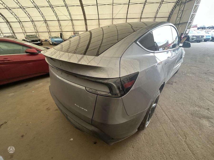 Tesla Model Y 2026 in Kaunas, with an engine capacity of 0.00 L and mileage of 30 thousand km for 30500 €, photo 6 on AUTOMOTO.COM.LV