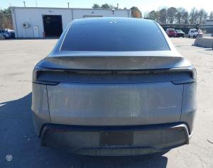 Tesla Model Y 2026 in Kaunas, with an engine capacity of 0.00 L and mileage of 30 thousand km for 30500 €, photo 9 on AUTOMOTO.COM.LV
