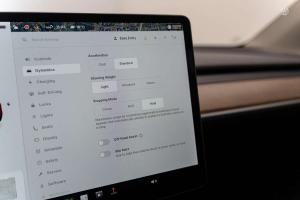 Sarkans Tesla Model Y 2021 Viļņa, ar dzinēja tilpumu 0.00 L un nobraukumu 118 tūkst. km par 31900 €, foto 23 vietnē AUTOMOTO.COM.LV