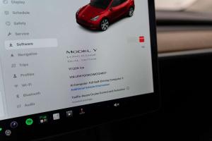 Sarkans Tesla Model Y 2021 Viļņa, ar dzinēja tilpumu 0.00 L un nobraukumu 118 tūkst. km par 31900 €, foto 26 vietnē AUTOMOTO.COM.LV