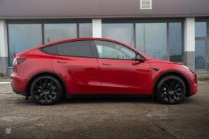 Red Tesla Model Y 2022 in Vilnius, with an engine capacity of 0.00 L and mileage of 54 thousand km for 27000 €, photo 5 on AUTOMOTO.COM.LV