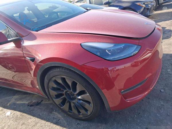 Sarkans Tesla Model Y 2022 Viļņa, ar dzinēja tilpumu 0.00 L un nobraukumu 114 tūkst. km par 20900 €, foto 6 vietnē AUTOMOTO.COM.LV