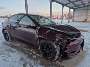 Red Tesla Model Y 2023 in Klaipeda, with an engine capacity of 0.00 L and mileage of 48 thousand km for 11700 €, photo 3 on AUTOMOTO.COM.LV