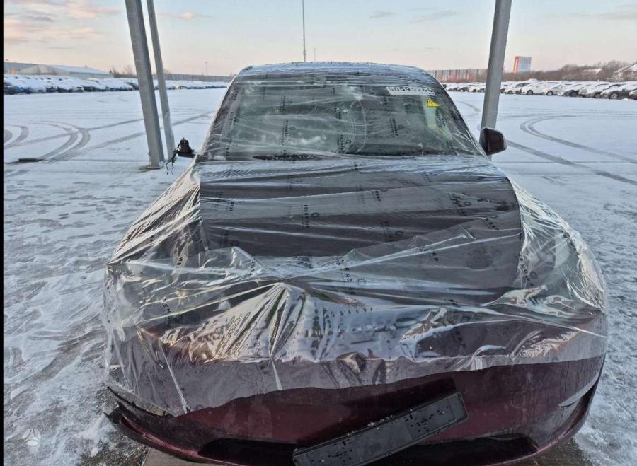 Red Tesla Model Y 2023 in Klaipeda, with an engine capacity of 0.00 L and mileage of 48 thousand km for 11700 €, photo 19 on AUTOMOTO.COM.LV