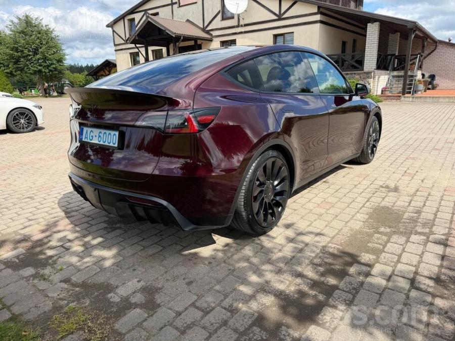 Sarkans Tesla Model Y 2024 Rīga, ar dzinēja tilpumu 0.00 L un nobraukumu 32 tūkst. km par 39000 €, foto 3 vietnē AUTOMOTO.COM.LV