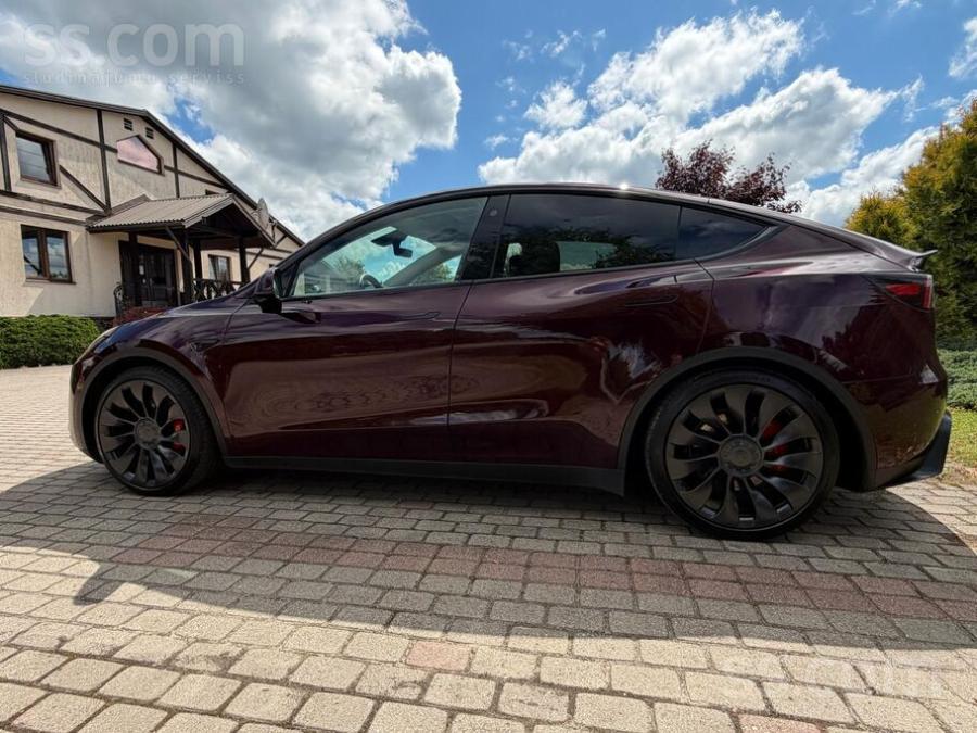 Sarkans Tesla Model Y 2024 Rīga, ar dzinēja tilpumu 0.00 L un nobraukumu 32 tūkst. km par 39000 €, foto 9 vietnē AUTOMOTO.COM.LV