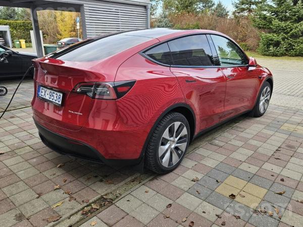Red Tesla Model Y 2021 in Jurmala, with an engine capacity of 0.00 L and mileage of 62 thousand km for 32000 €, photo 8 on AUTOMOTO.COM.LV