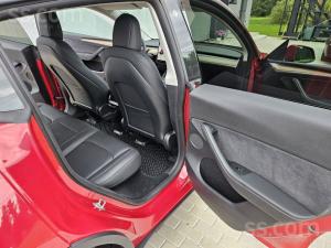 Sarkans Tesla Model Y 2021 Rīga, ar dzinēja tilpumu 0.00 L un nobraukumu 82 tūkst. km par 28800 €, foto 18 vietnē AUTOMOTO.COM.LV