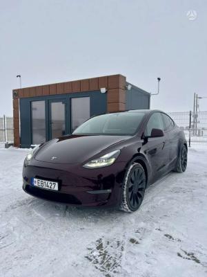 Red Tesla Model Y 2023 in Kaunas, with an engine capacity of 0.00 L and mileage of 92 thousand km for 31500 €, photo  on AUTOMOTO.COM.LV