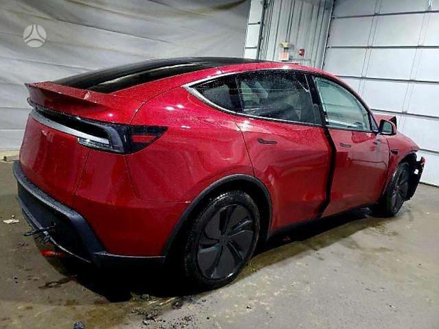 Sarkans Tesla Model Y 2026 Viļņa, ar dzinēja tilpumu 0.00 L un nobraukumu 430 tūkst. km par 34900 €, foto 3 vietnē AUTOMOTO.COM.LV