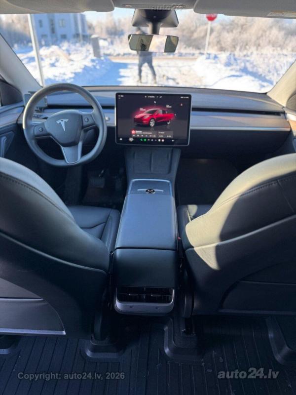 Tesla Model Y 2024 in Tallinn, with an engine capacity of 0.00 L and mileage of 29 thousand km for 49999 €, photo 7 on AUTOMOTO.COM.LV