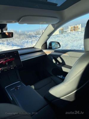 Tesla Model Y 2024 in Tallinn, with an engine capacity of 0.00 L and mileage of 29 thousand km for 49999 €, photo 8 on AUTOMOTO.COM.LV
