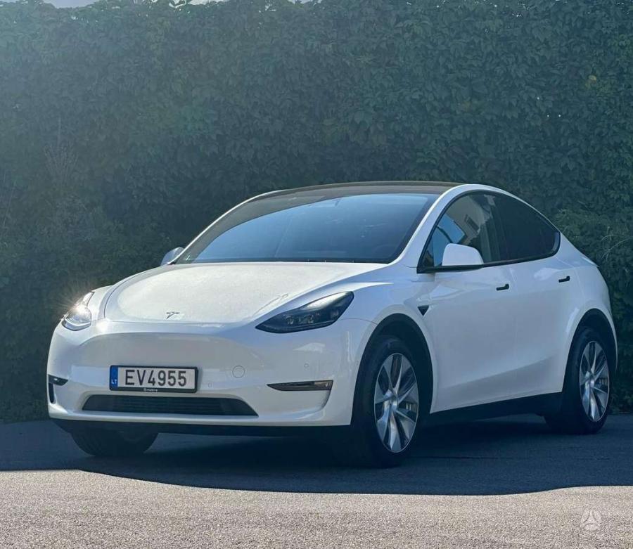 Balts Tesla Model Y 2022 Viļņa, ar dzinēja tilpumu 0.00 L un nobraukumu 63 tūkst. km par 35400 €, foto 1 vietnē AUTOMOTO.COM.LV