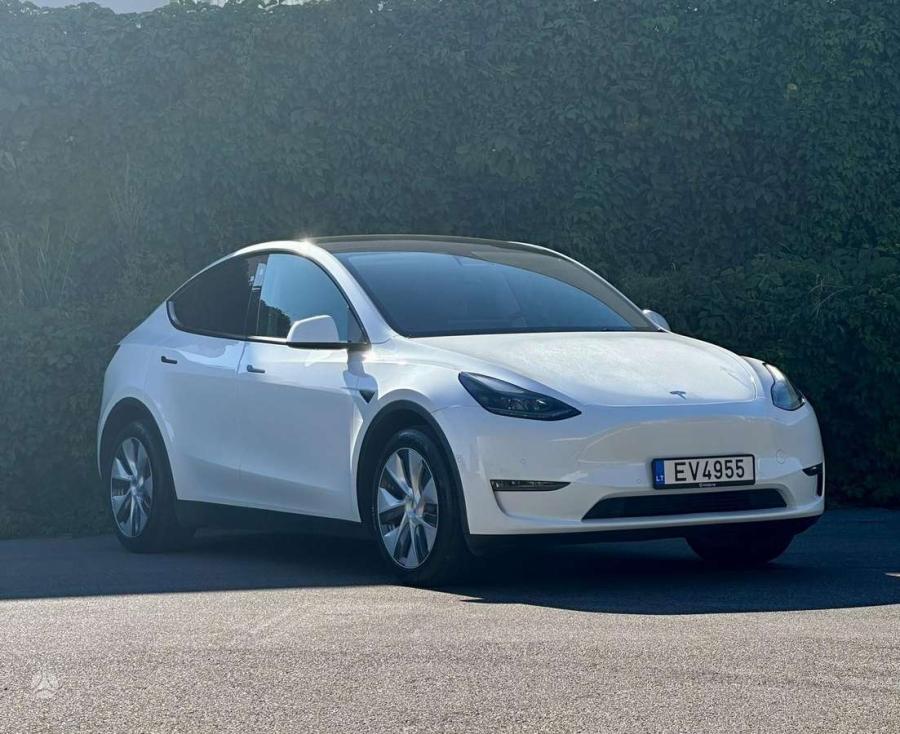 Balts Tesla Model Y 2022 Viļņa, ar dzinēja tilpumu 0.00 L un nobraukumu 63 tūkst. km par 35400 €, foto 5 vietnē AUTOMOTO.COM.LV