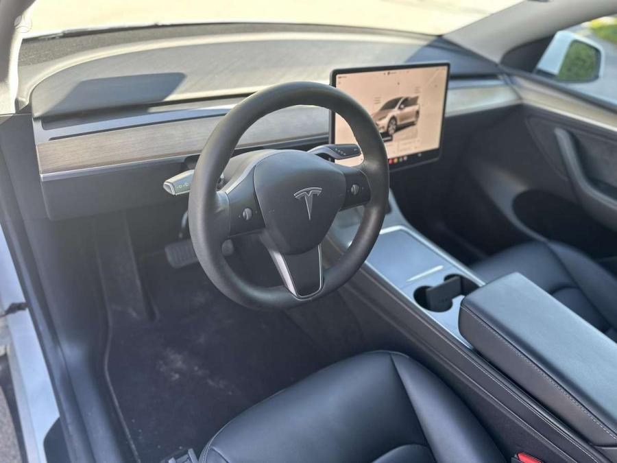 Balts Tesla Model Y 2022 Viļņa, ar dzinēja tilpumu 0.00 L un nobraukumu 63 tūkst. km par 35400 €, foto 6 vietnē AUTOMOTO.COM.LV