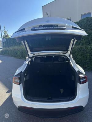 Balts Tesla Model Y 2022 Viļņa, ar dzinēja tilpumu 0.00 L un nobraukumu 63 tūkst. km par 35400 €, foto 11 vietnē AUTOMOTO.COM.LV