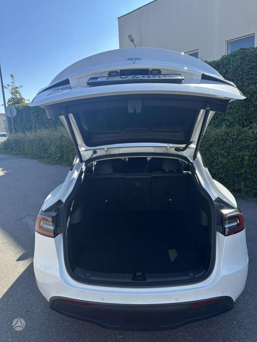 Balts Tesla Model Y 2022 Viļņa, ar dzinēja tilpumu 0.00 L un nobraukumu 63 tūkst. km par 35400 €, foto 11 vietnē AUTOMOTO.COM.LV