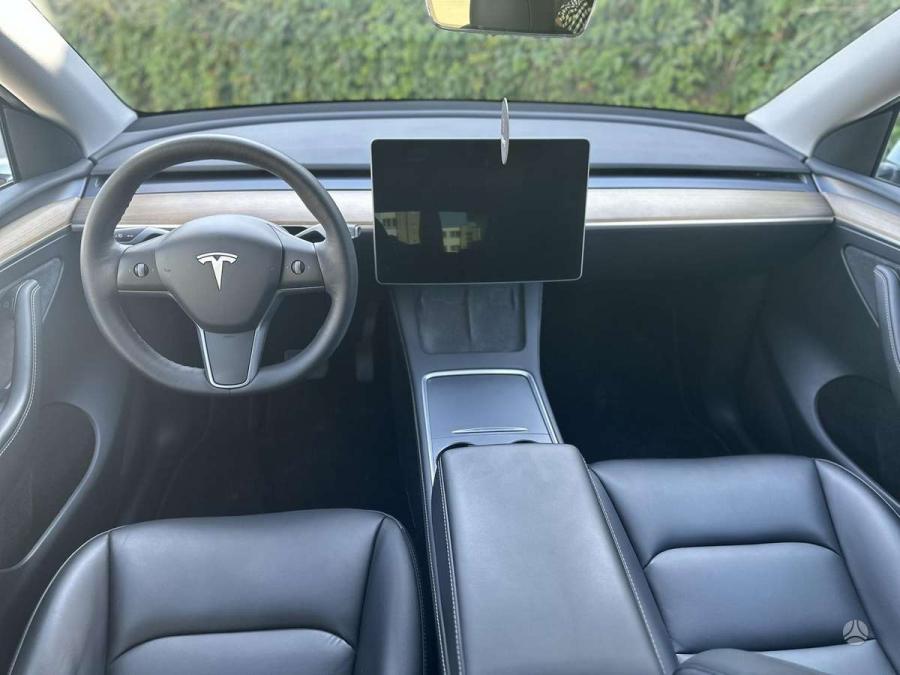 Balts Tesla Model Y 2022 Viļņa, ar dzinēja tilpumu 0.00 L un nobraukumu 63 tūkst. km par 35400 €, foto 14 vietnē AUTOMOTO.COM.LV