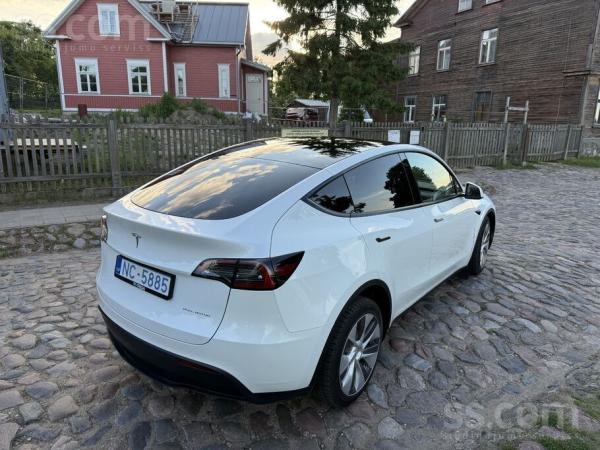 Balts Tesla Model Y 2023 Rīga, ar dzinēja tilpumu 0.00 L un nobraukumu 68 tūkst. km par 40990 €, foto 3 vietnē AUTOMOTO.COM.LV