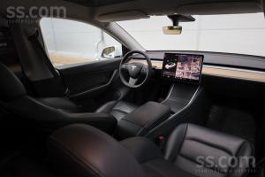 Balts Tesla Model Y 2020 Rīga, ar dzinēja tilpumu 0.00 L un nobraukumu 73 tūkst. km par 28995 €, foto 16 vietnē AUTOMOTO.COM.LV