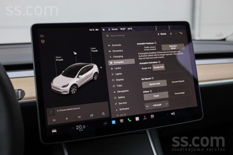 White Tesla Model Y 2020 in Riga, with an engine capacity of 0.00 L and mileage of 73 thousand km for 28995 €, photo 19 on AUTOMOTO.COM.LV