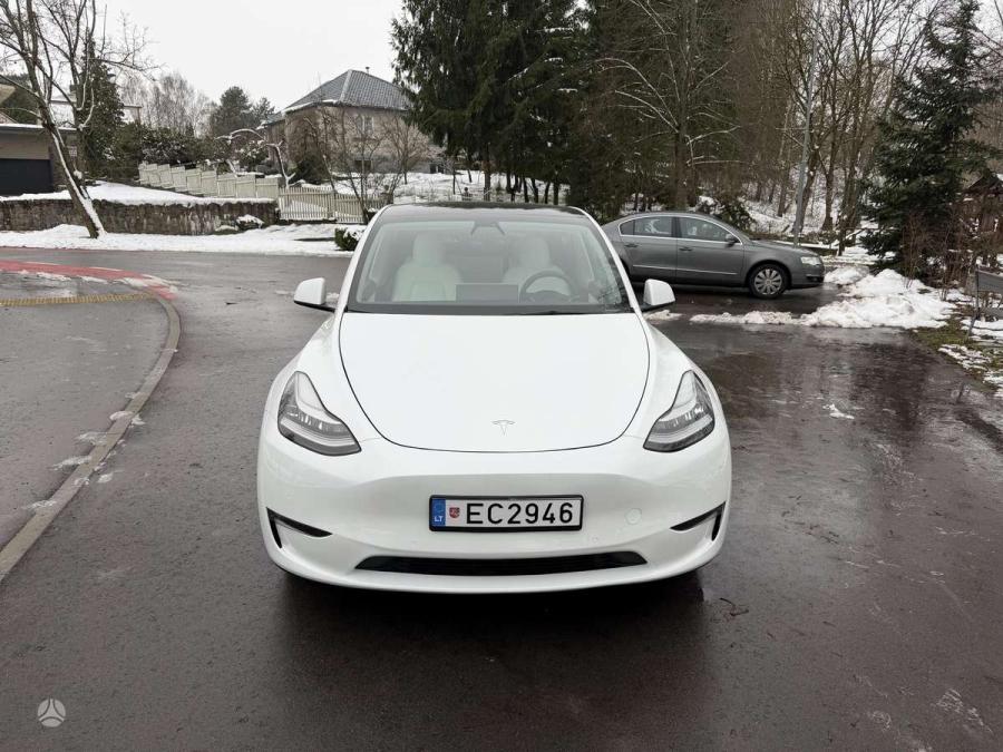 Balts Tesla Model Y 2021 Tauragė, ar dzinēja tilpumu 0.00 L un nobraukumu 65 tūkst. km par 23100 €, foto 4 vietnē AUTOMOTO.COM.LV