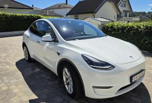 Balts Tesla Model Y 2021 Kauņa, ar dzinēja tilpumu 0.00 L un nobraukumu 265 tūkst. km par 22000 €, foto  vietnē AUTOMOTO.COM.LV