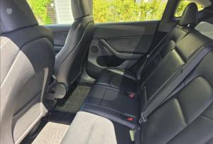 White Tesla Model Y 2021 in Kaunas, with an engine capacity of 0.00 L and mileage of 265 thousand km for 22000 €, photo 9 on AUTOMOTO.COM.LV