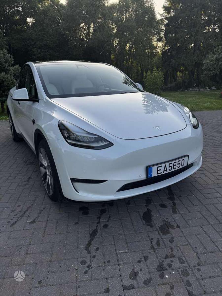 Balts Tesla Model Y 2021 Viļņa, ar dzinēja tilpumu 0.00 L un nobraukumu 58 tūkst. km par 26900 €, foto 1 vietnē AUTOMOTO.COM.LV