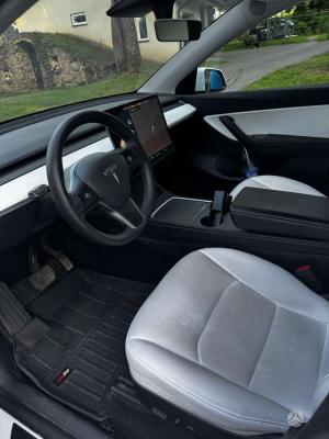 Balts Tesla Model Y 2021 Viļņa, ar dzinēja tilpumu 0.00 L un nobraukumu 58 tūkst. km par 26900 €, foto 5 vietnē AUTOMOTO.COM.LV