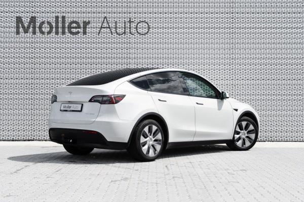 Balts Tesla Model Y 2021 Mārupe, ar dzinēja tilpumu 0.00 L un nobraukumu 71 tūkst. km par 32150 €, foto 4 vietnē AUTOMOTO.COM.LV