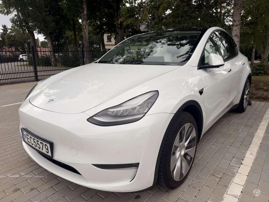 Balts Tesla Model Y 2021 Gargždai, ar dzinēja tilpumu 0.00 L un nobraukumu 91 tūkst. km par 28900 €, foto 5 vietnē AUTOMOTO.COM.LV