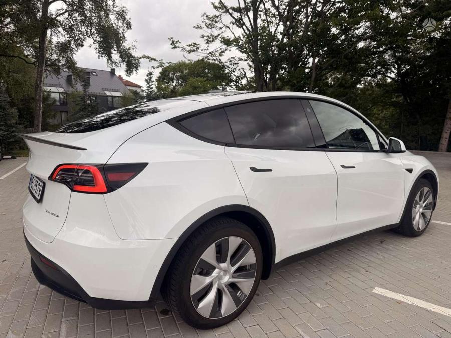 Balts Tesla Model Y 2021 Gargždai, ar dzinēja tilpumu 0.00 L un nobraukumu 91 tūkst. km par 28900 €, foto 6 vietnē AUTOMOTO.COM.LV