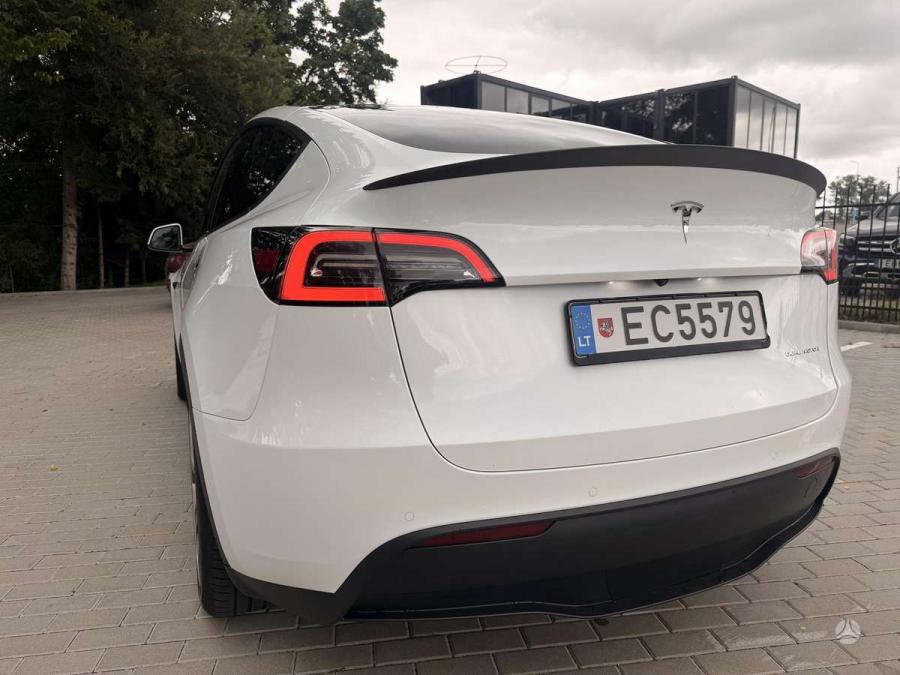 Balts Tesla Model Y 2021 Gargždai, ar dzinēja tilpumu 0.00 L un nobraukumu 91 tūkst. km par 28900 €, foto 7 vietnē AUTOMOTO.COM.LV