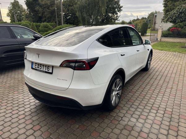 Tesla Model Y 2021 Klaipėda vietnē Balts Tesla Model Y 2021 Klaipėda, ar dzinēja tilpumu 0.00 L un nobraukumu 84 tūkst. km par 26900 €, foto 4 vietnē AUTOMOTO.COM.LV
