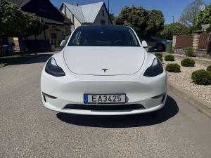 Balts Tesla Model Y 2021 Alīta, ar dzinēja tilpumu 0.00 L un nobraukumu 98 tūkst. km par 28200 €, foto 3 vietnē AUTOMOTO.COM.LV