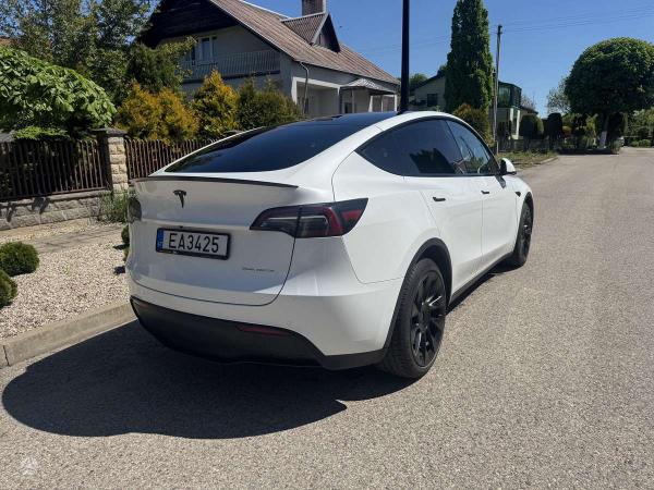 Balts Tesla Model Y 2021 Alīta, ar dzinēja tilpumu 0.00 L un nobraukumu 98 tūkst. km par 28200 €, foto 6 vietnē AUTOMOTO.COM.LV