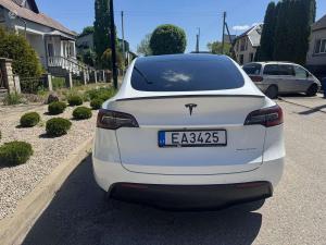 Balts Tesla Model Y 2021 Alīta, ar dzinēja tilpumu 0.00 L un nobraukumu 98 tūkst. km par 28200 €, foto 7 vietnē AUTOMOTO.COM.LV